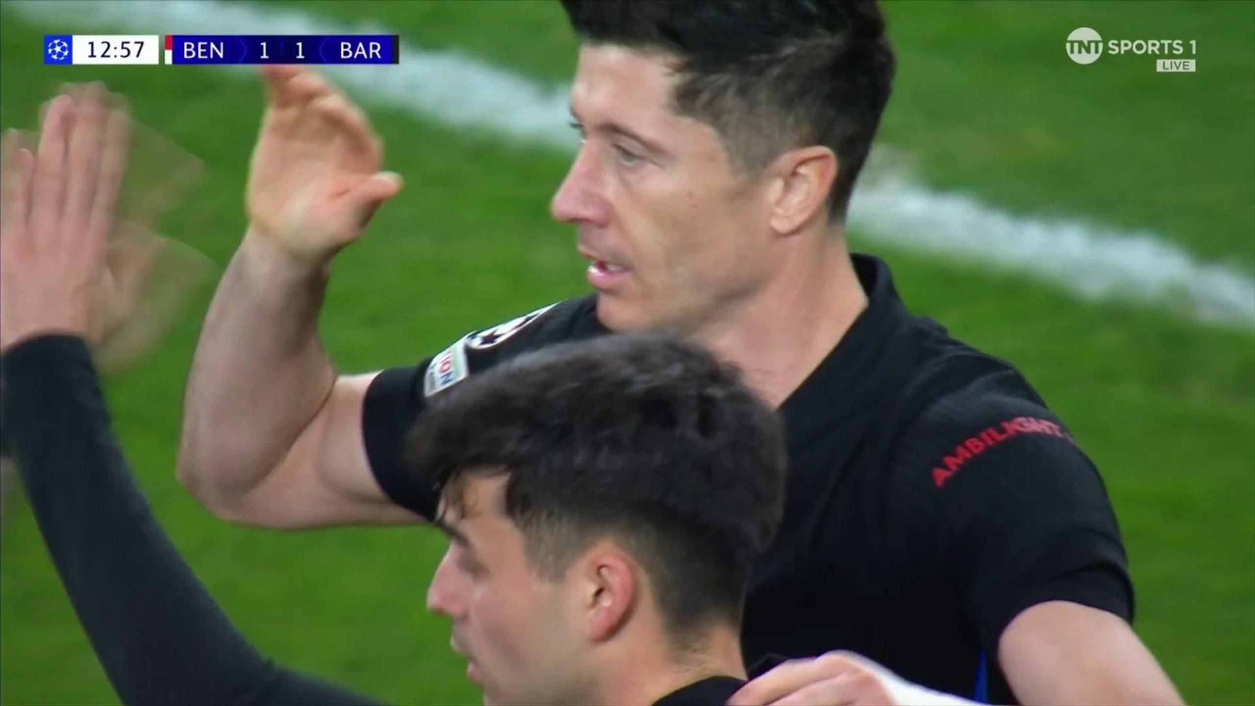 'Not even looking at the ball' - Robert Lewandowski equalises from the ...