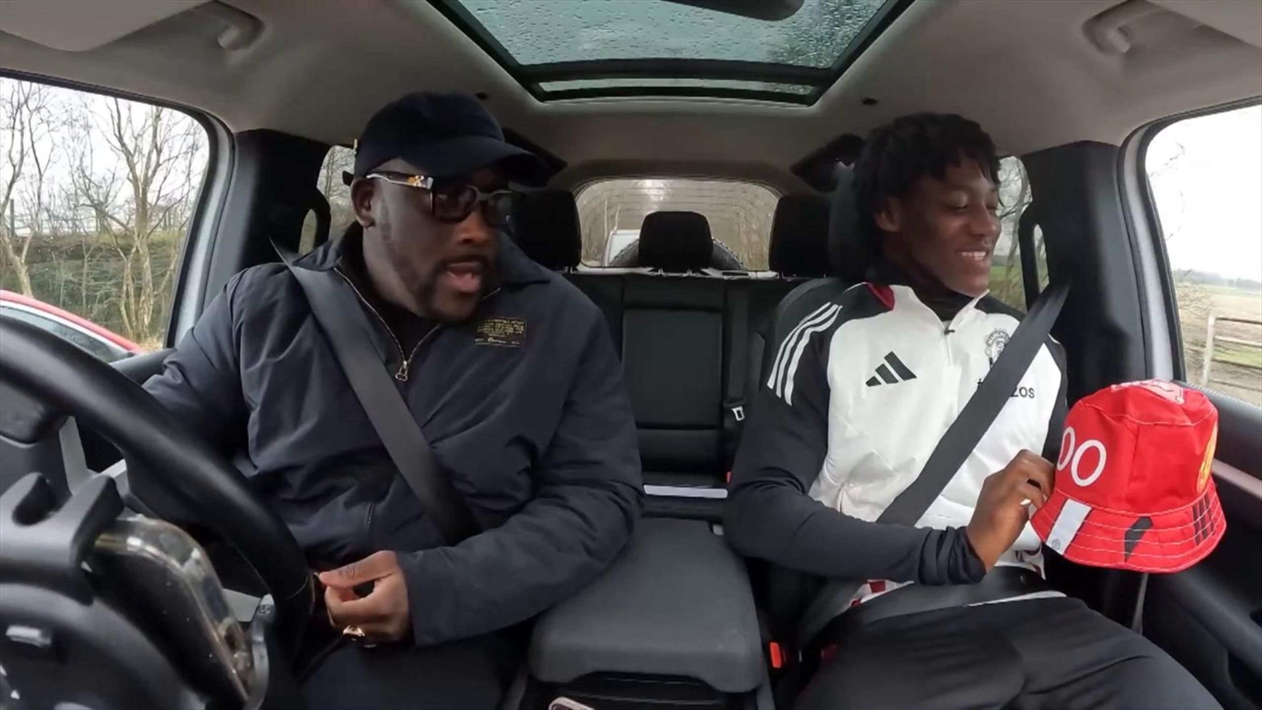 Kobbie Mainoo gifted unique Manchester United FA Cup winners bucket hat ...