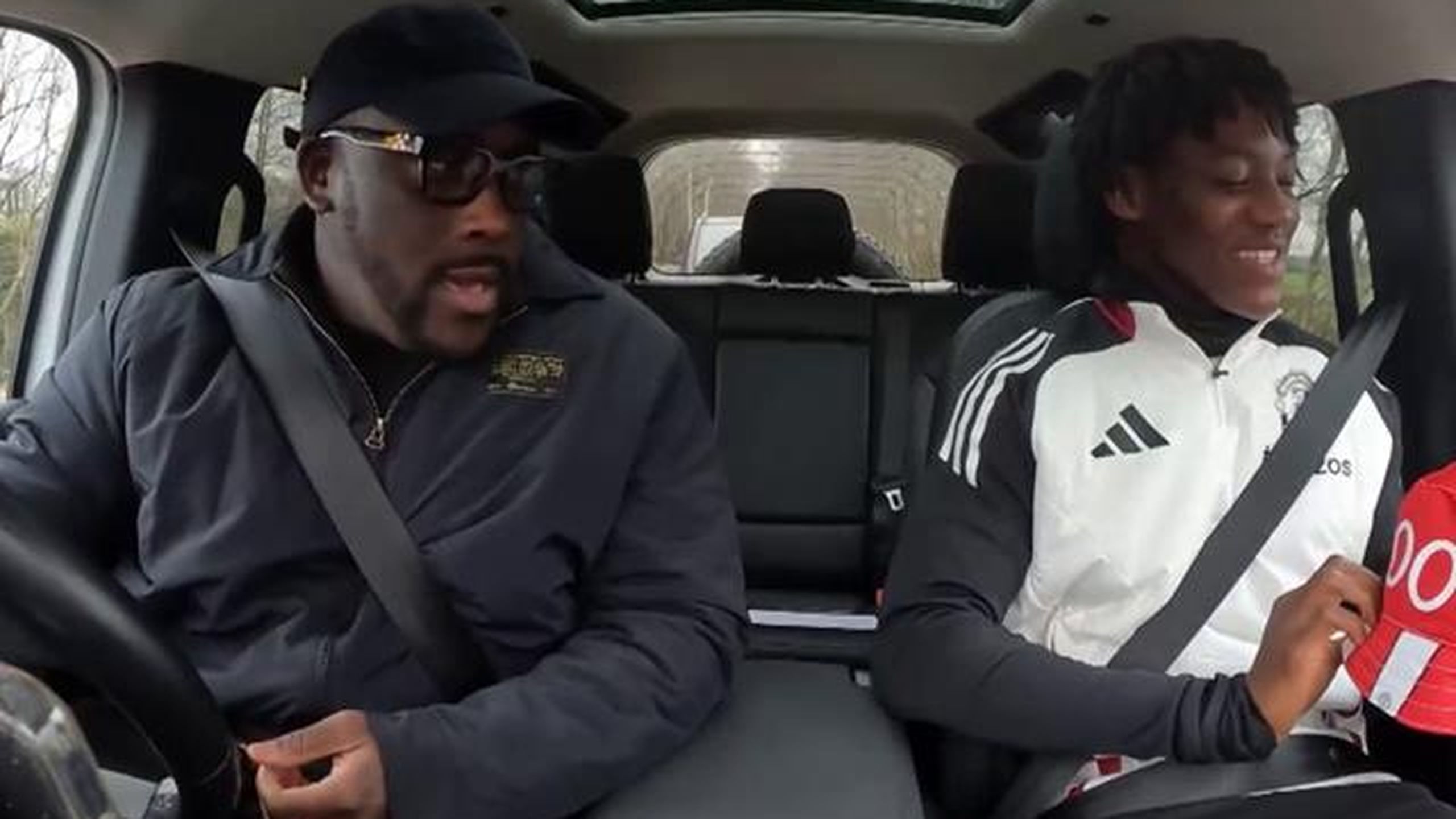 Kobbie Mainoo gifted unique Manchester United FA Cup winners bucket hat ...