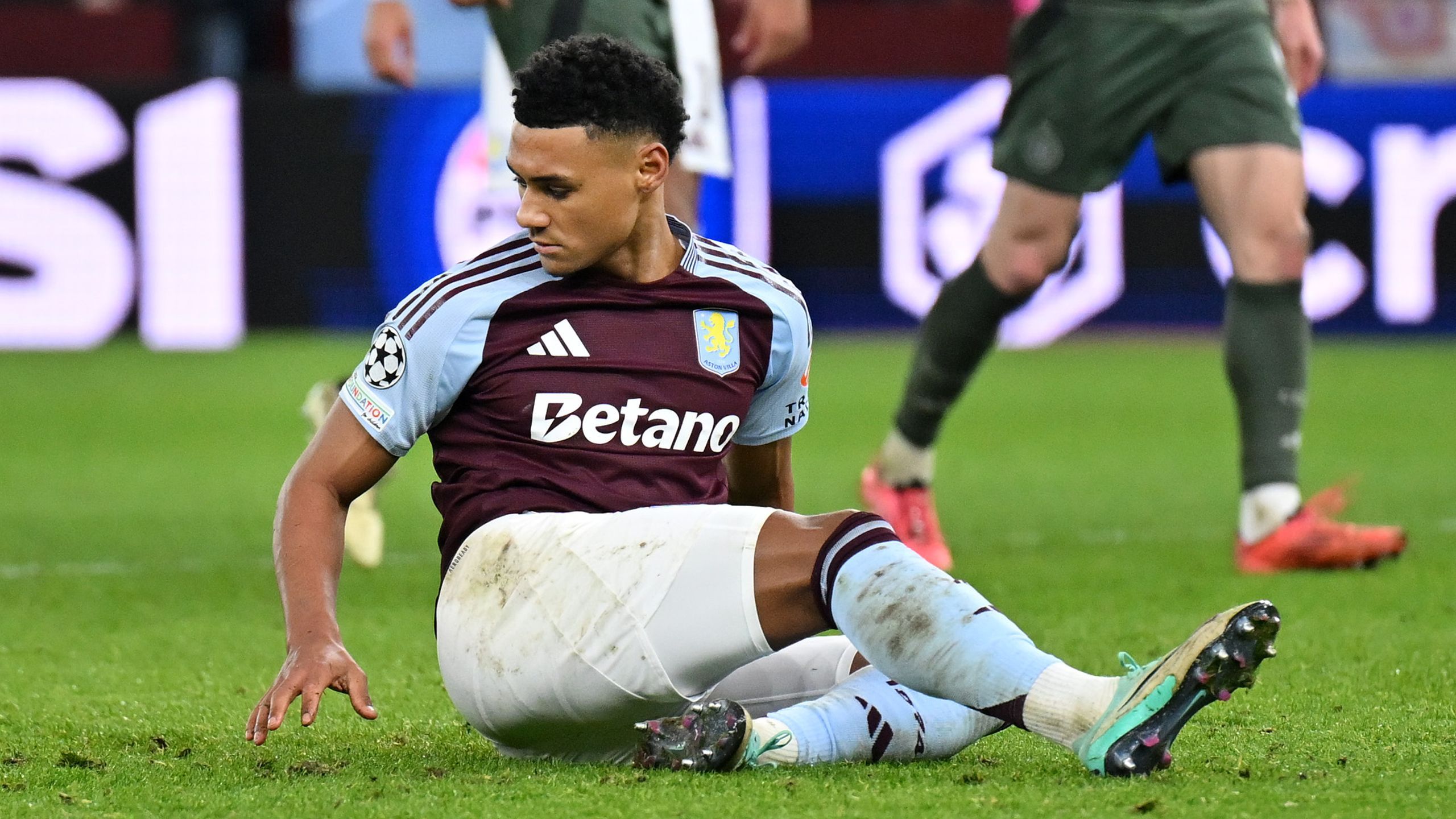 'Incredible, ridiculous' - Ollie Watkins spoons penalty over crossbar ...