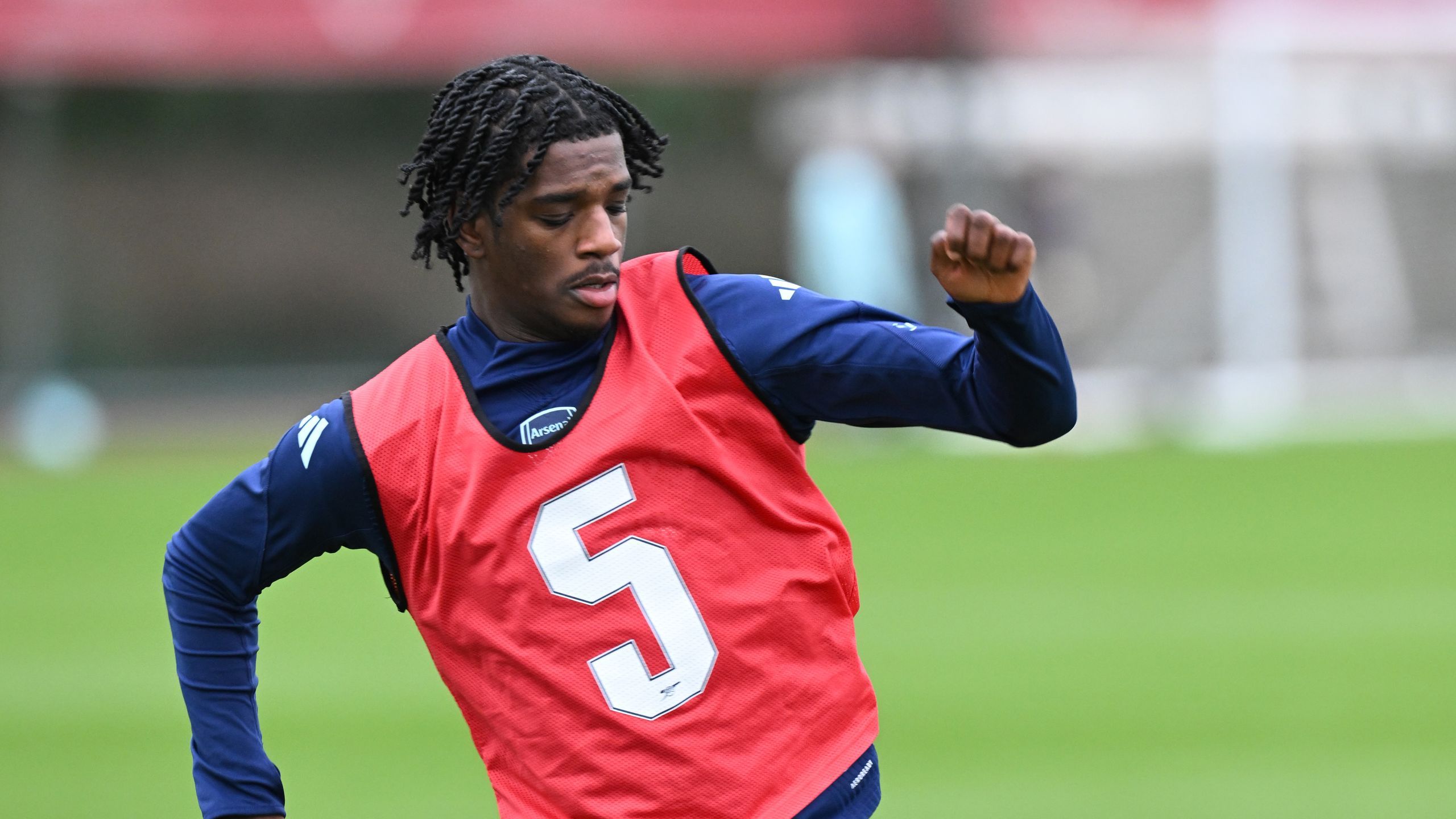 Manchester United sign England youth defender Ayden Heaven from Premier ...
