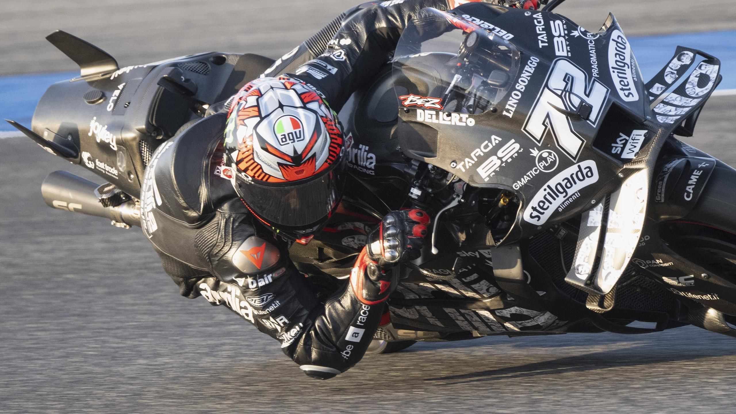 Yellow flag as Marco Bezzecchi crashes out of MotoGP Thailand practice ...