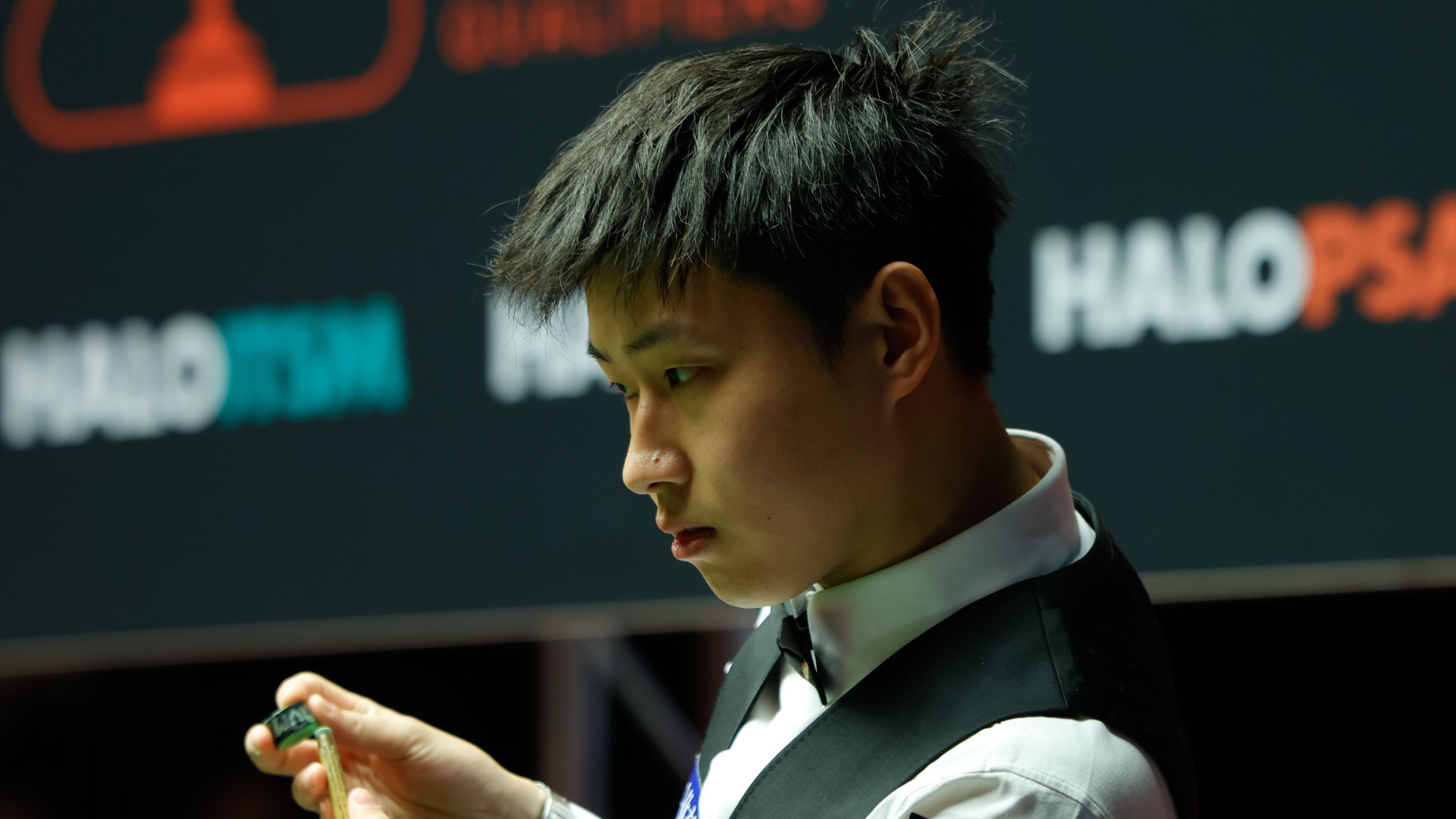 Former UK champion Zhao Xintong books World Championship spot at ...