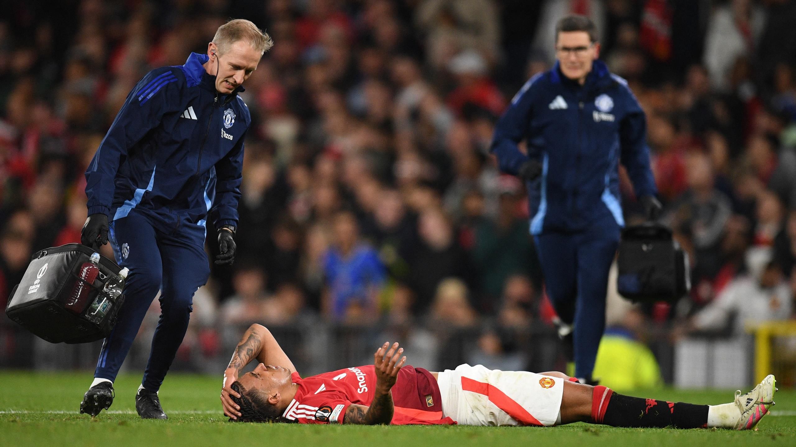 Leny Yoro does a Phil Jones to block shot with his head – then requires ...