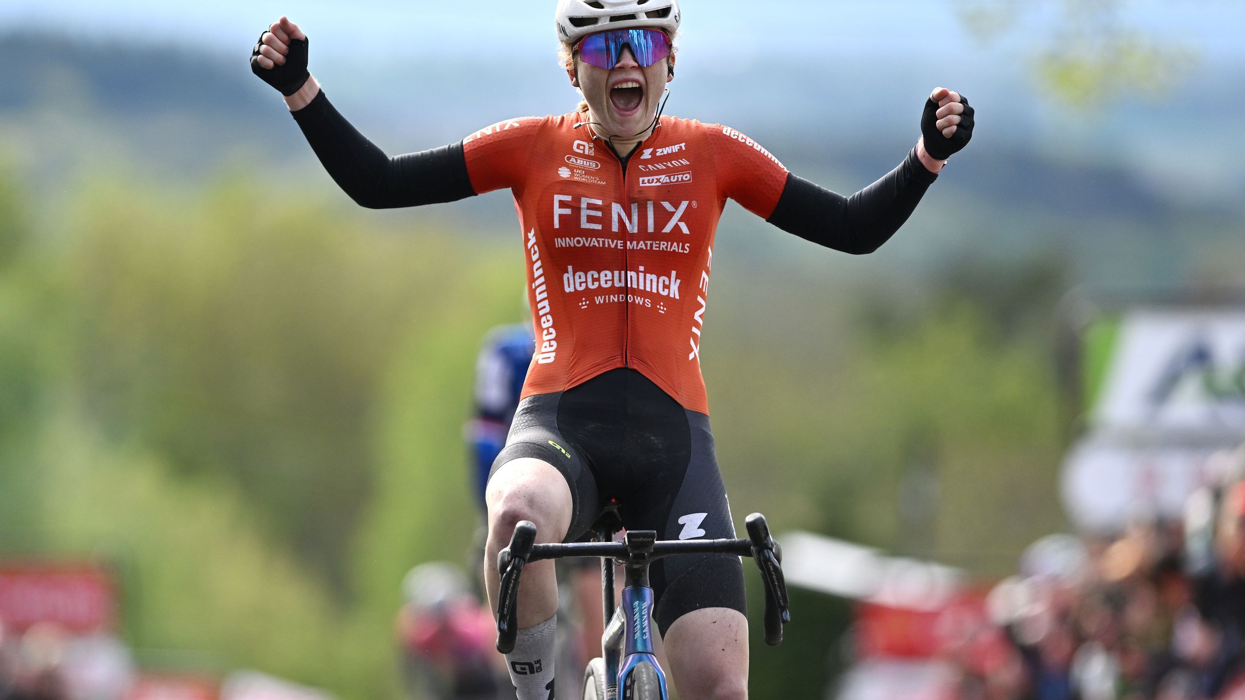 ‘A mighty performance’ – Puck Pieterse storms past Demi Vollering to ...