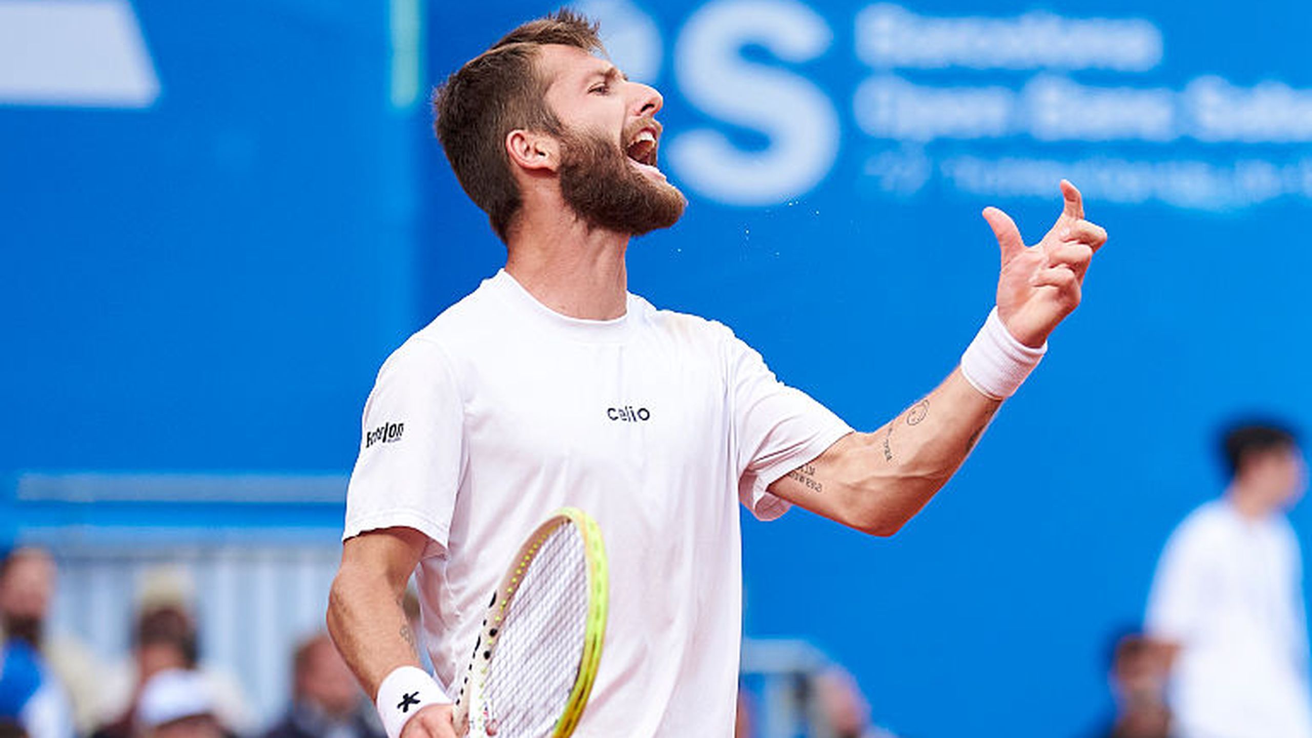 Corentin Moutet booed after destroying racquet and then retiring from ...