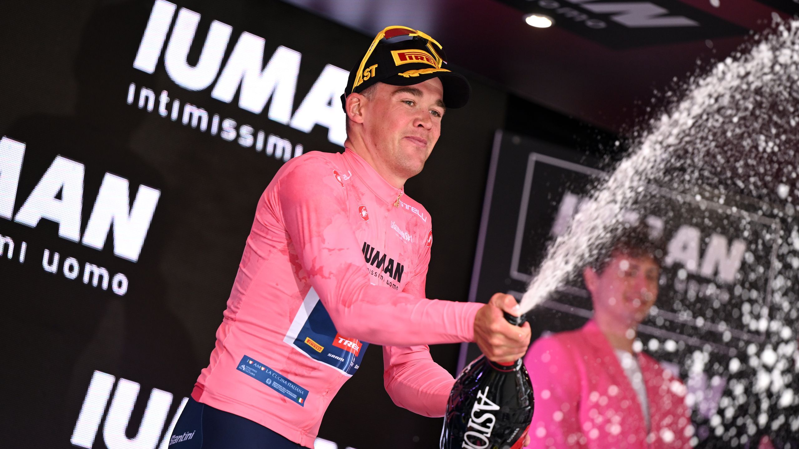 Mads Pedersen powers into pink with Stage 1 win at Giro d'Italia, Mikel ...