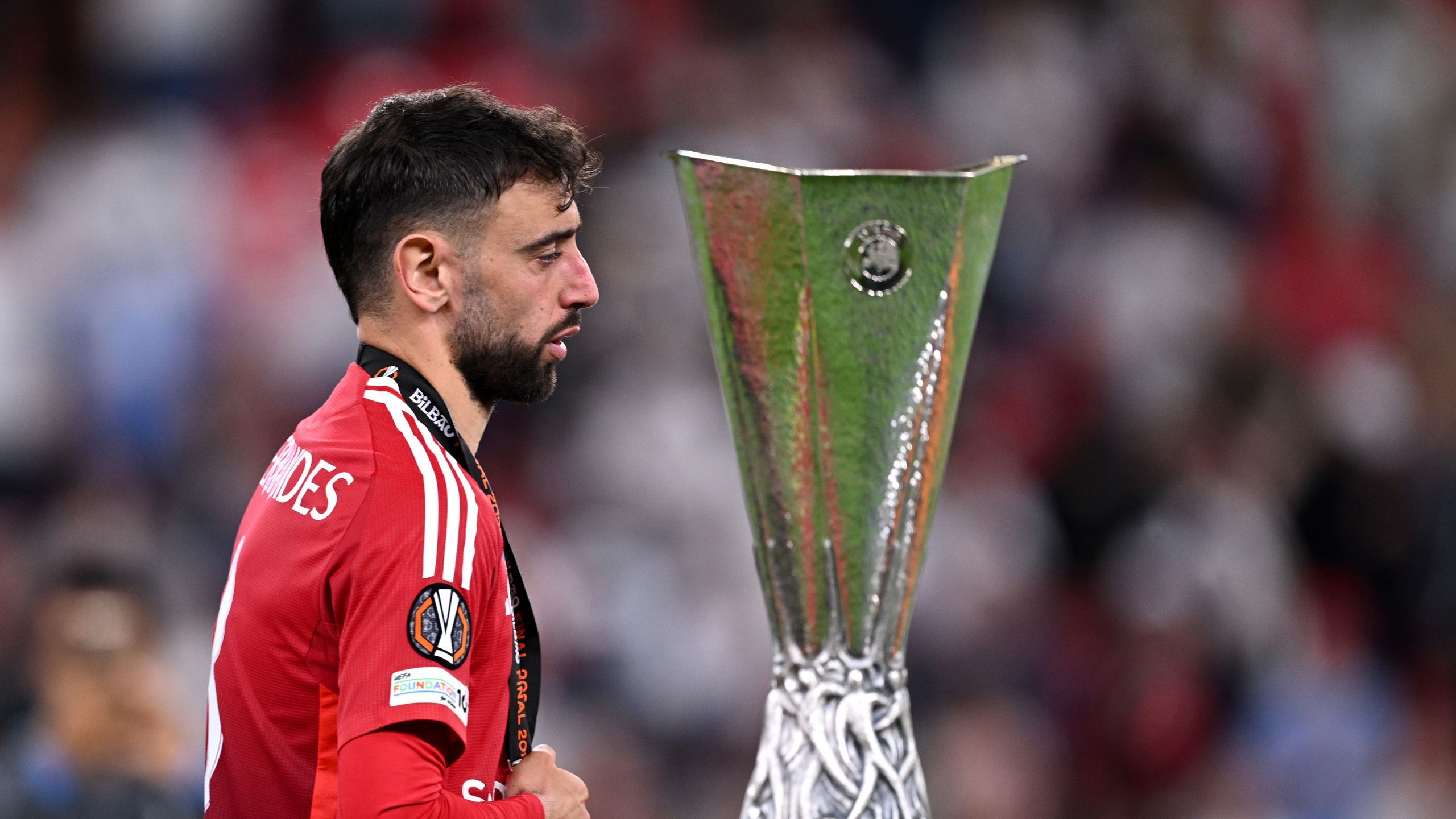 UEFA Europa League final player ratings: Cristian Romero and Micky van ...
