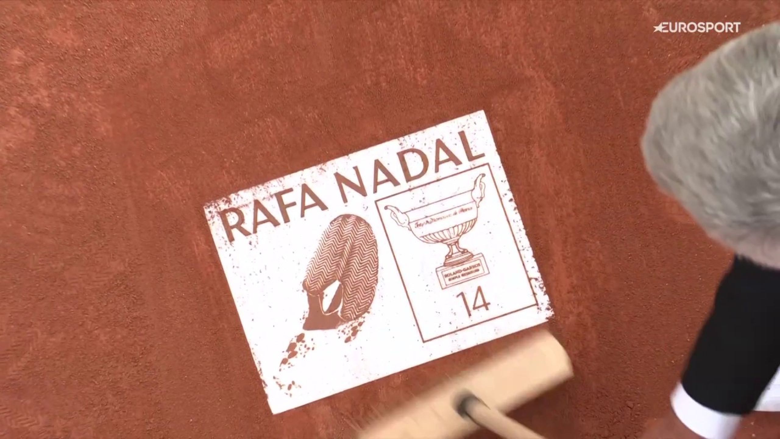 Rafael Nadal's footprint unveiled on Court Philippe-Chatrier to ...