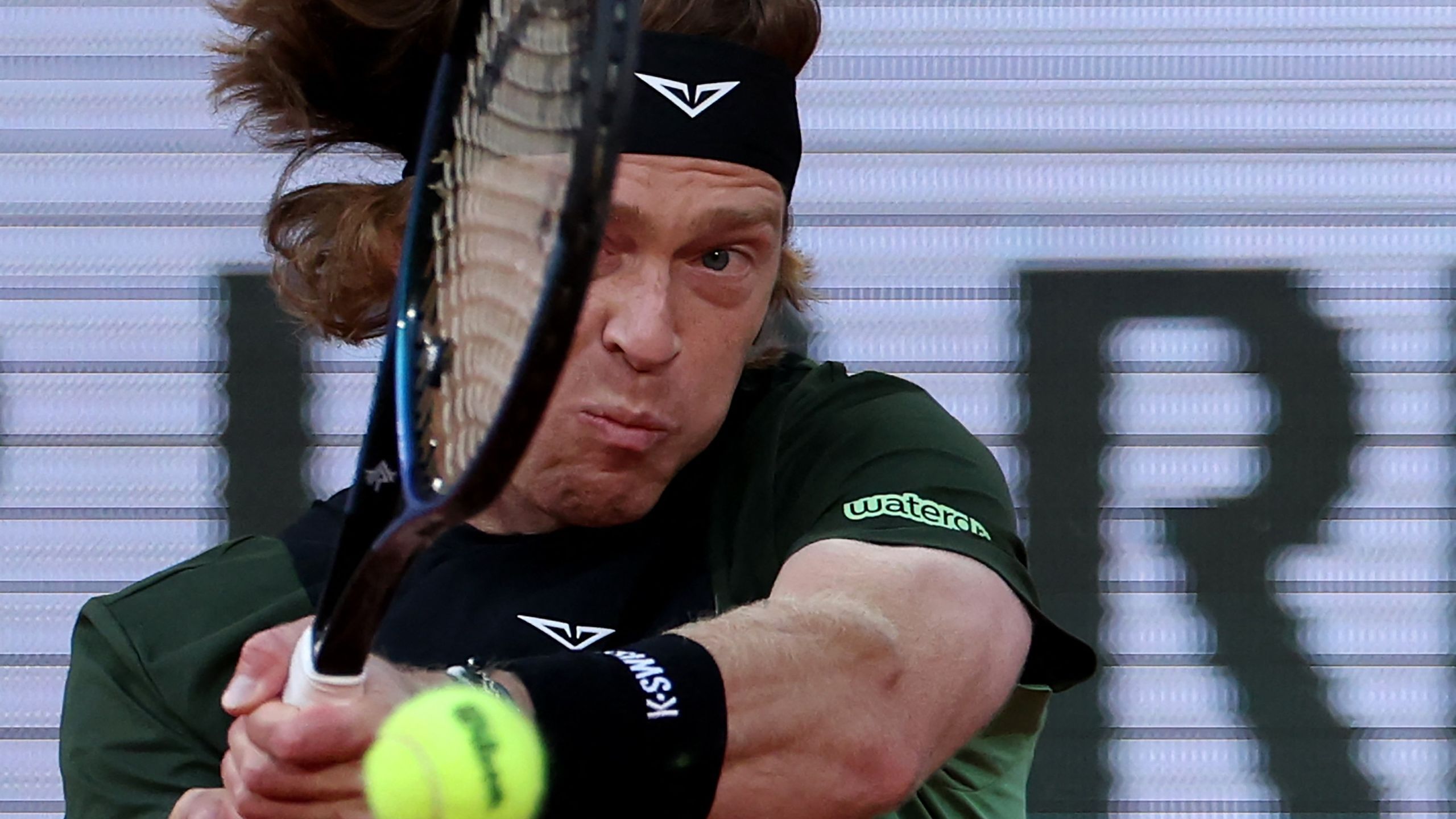 Andrey Rublev crunches forehand for clean winner against Jannik Sinner ...