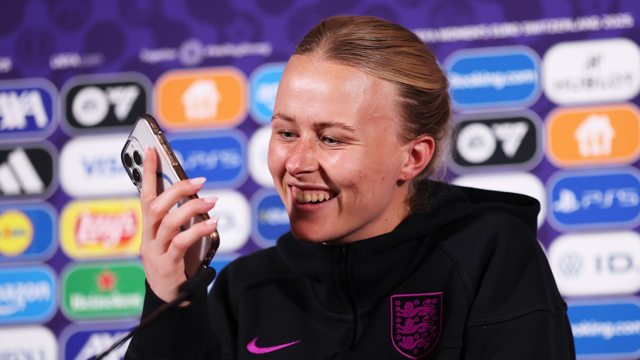 'I'm in a presser!' - Hilarious moment England goalkeeper Hannah ...