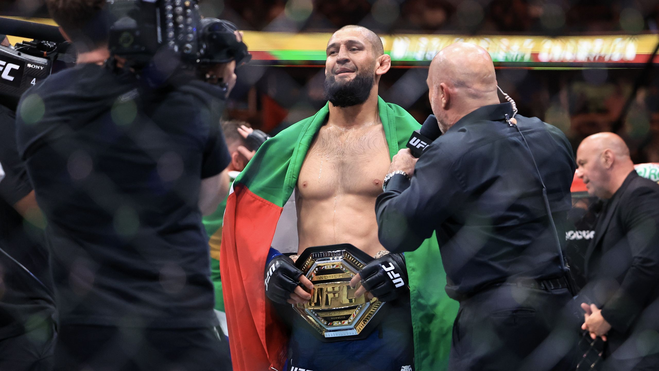 Dricus du Plessis v Khamzat Chimaev recap - Chimaev grabs middleweight ...