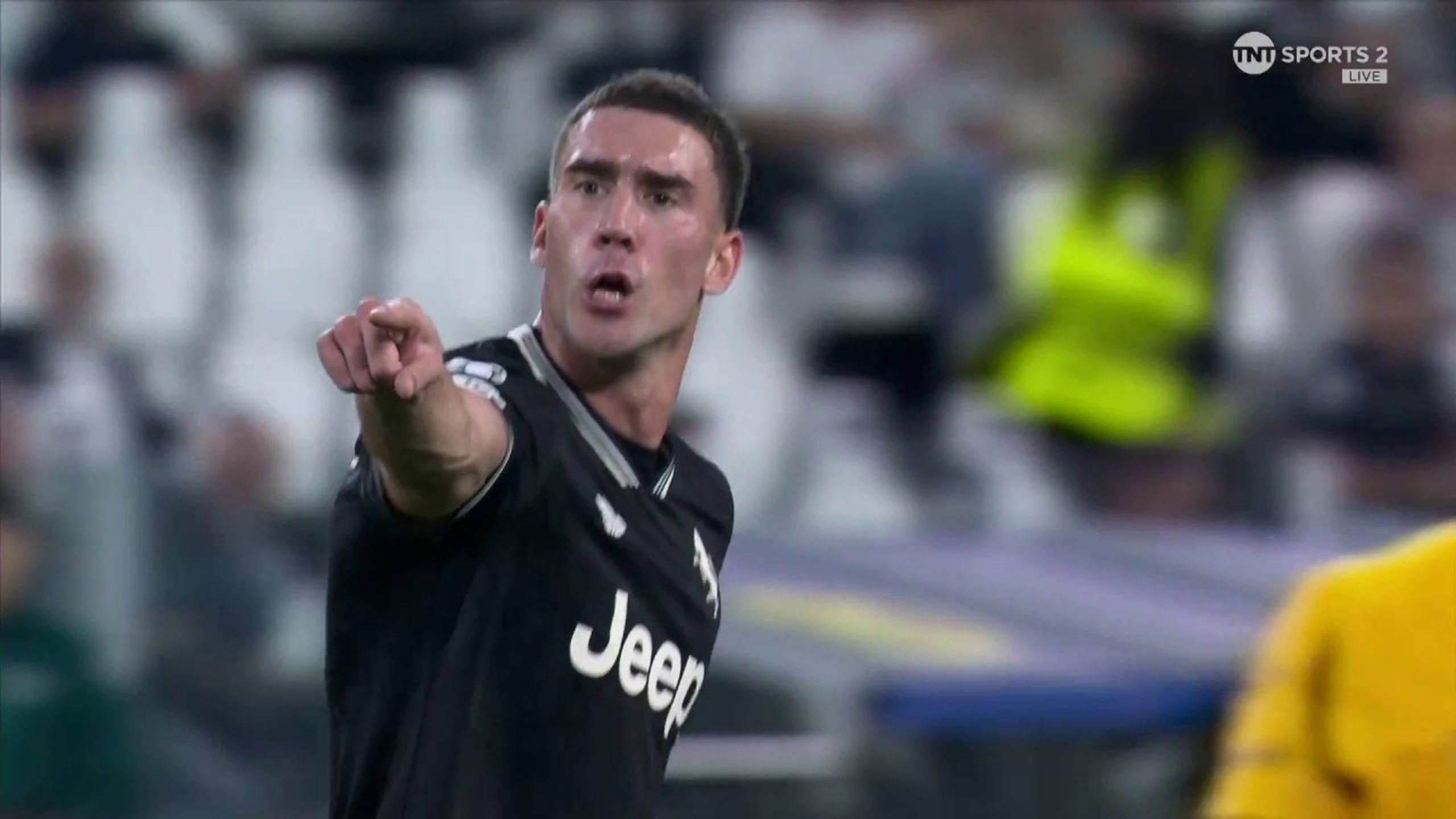 'Here we go!' - Dusan Vlahovic pulls one back for Juventus to keep ...