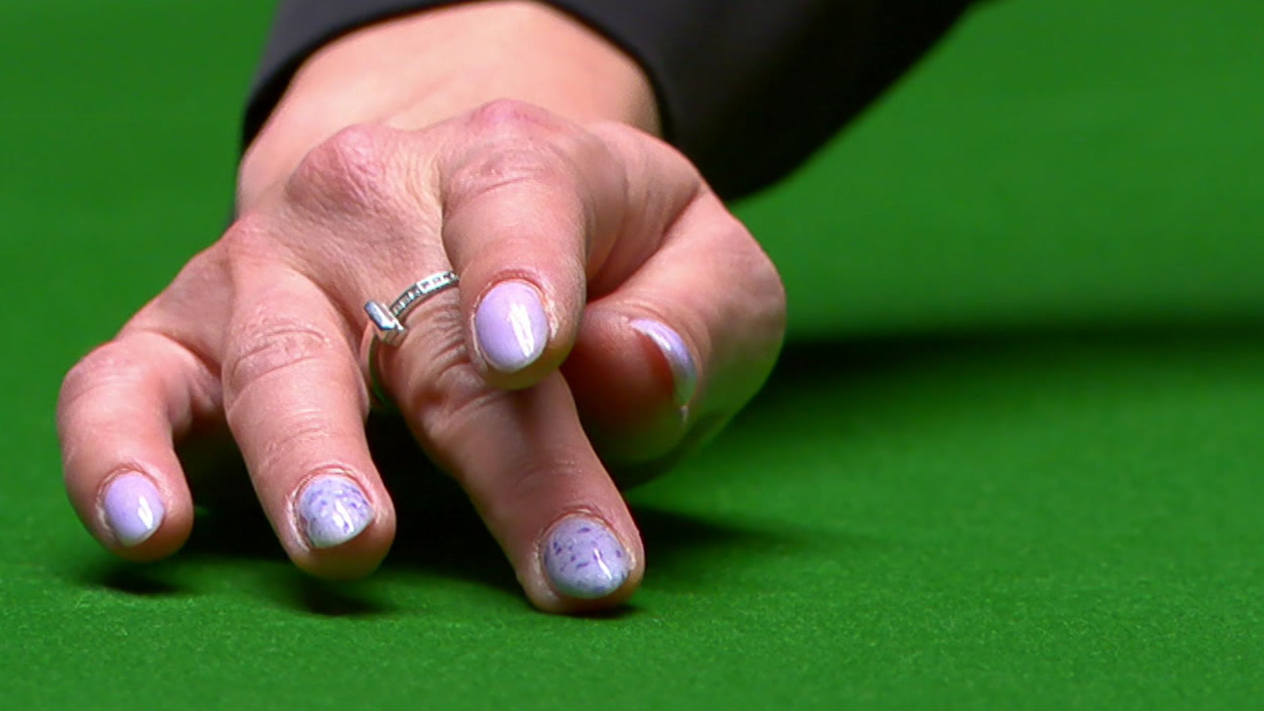 ‘Doing wonders for Mark Allen’s average shot time’ - Cloth issue causes ...