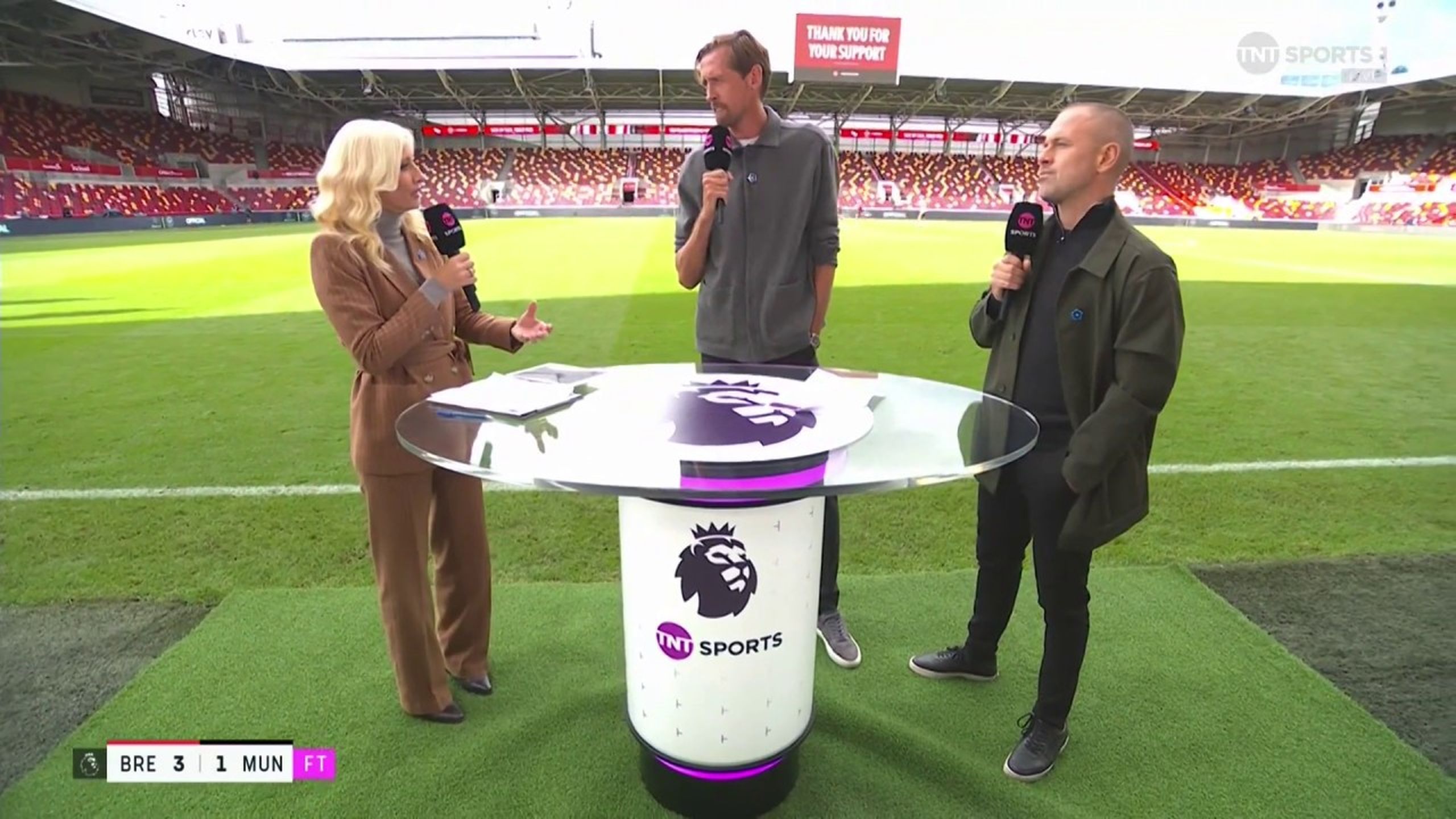 'Nicely timed subs!' - Peter Crouch discusses Manchester United penalty ...