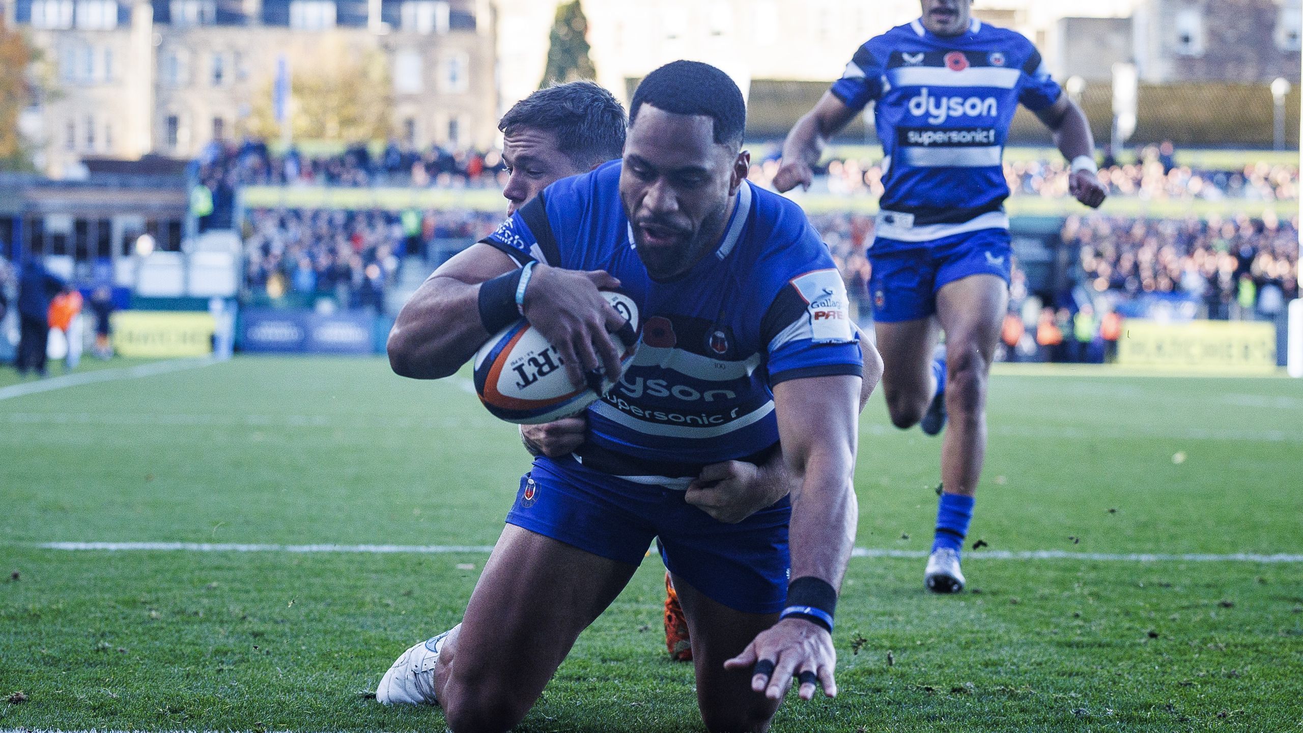 'Very easy on the eyes'- Joe Cokanasiga smoothly takes Finn Russell ...