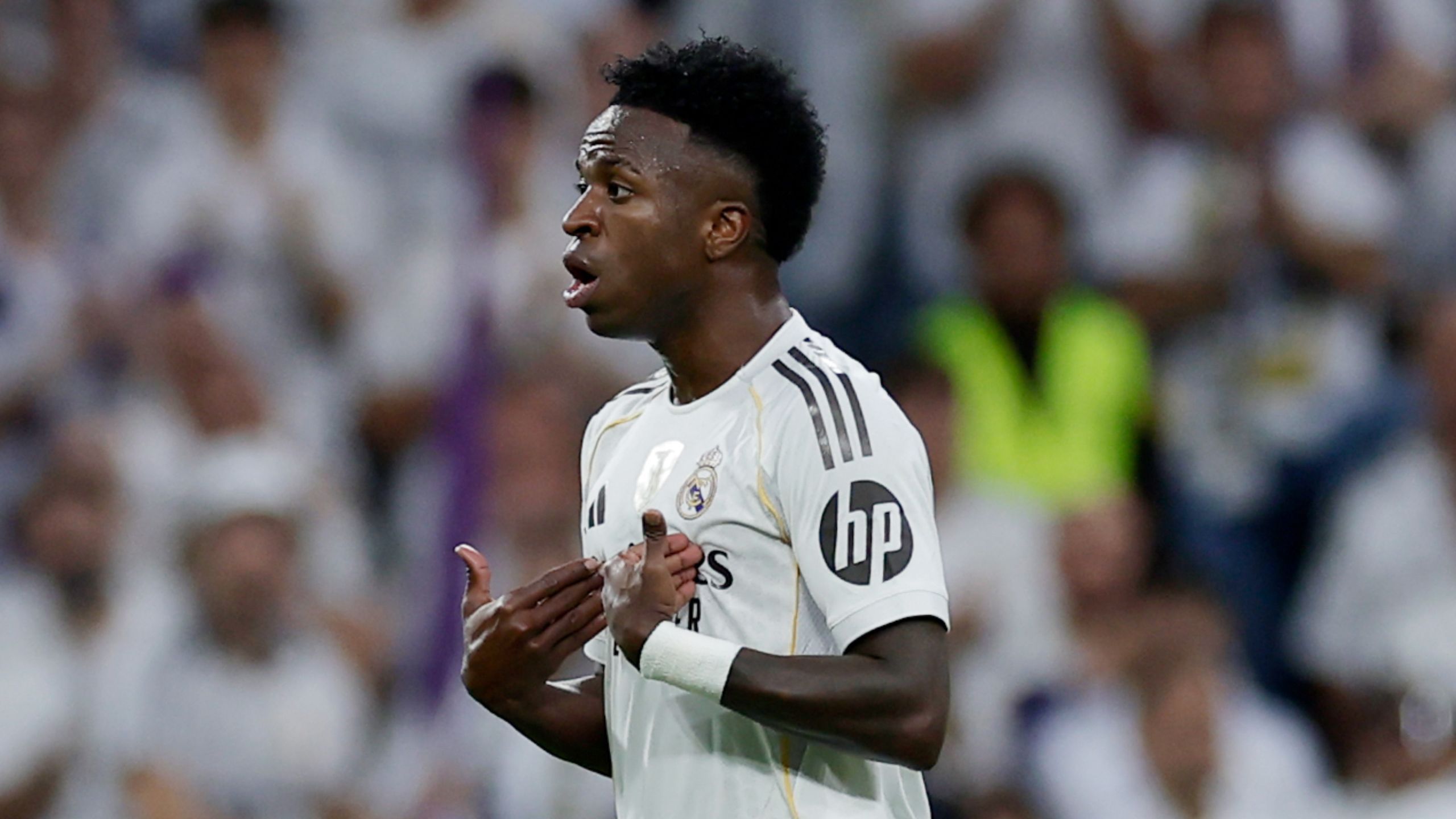 Vinicius Junior 'seriously considering' Real Madrid exit, Barcelona ...