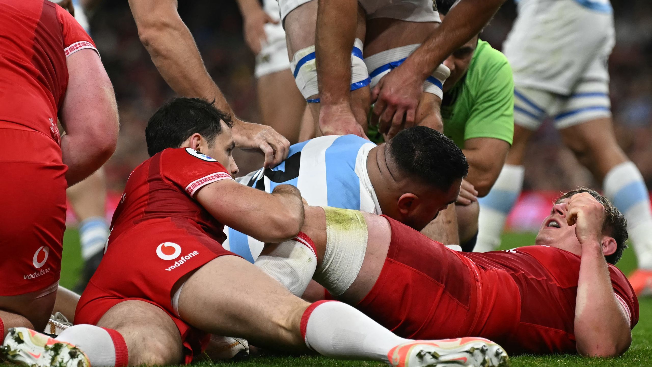 Pedro Delgado powers over as Argentina draw first blood with early try ...