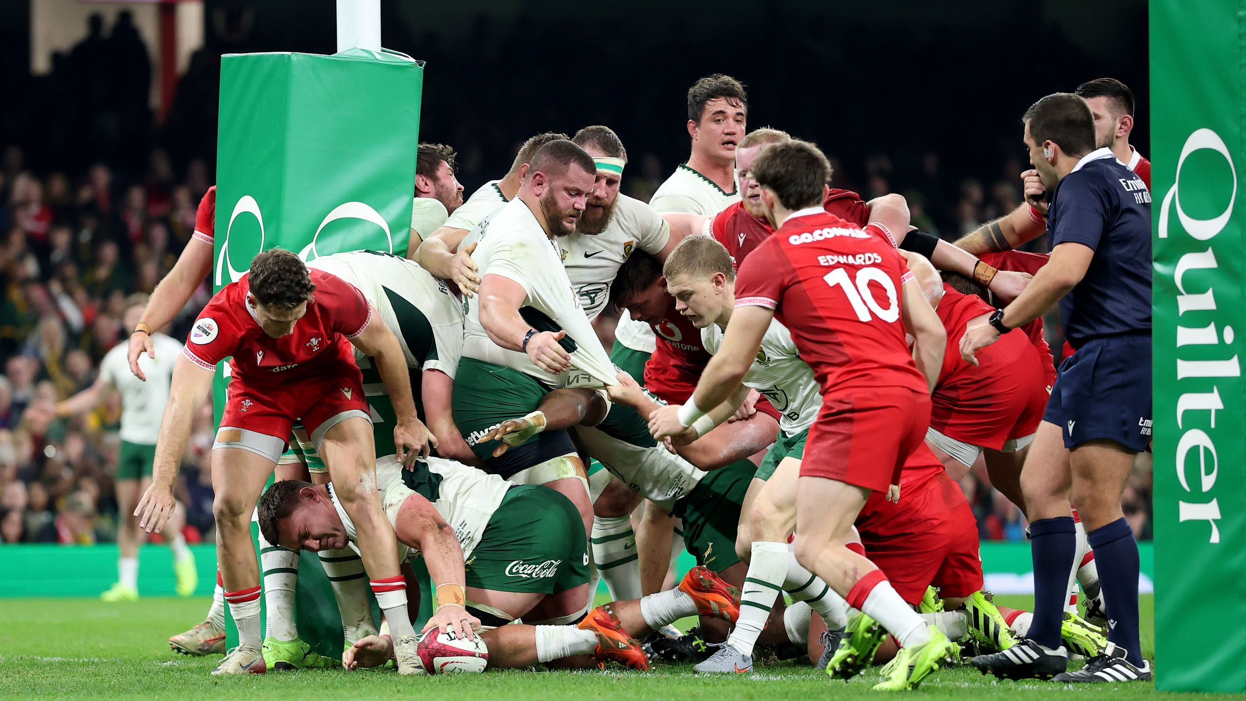 'Gets it down, just' - Jasper Wiese powers over from close range as ...