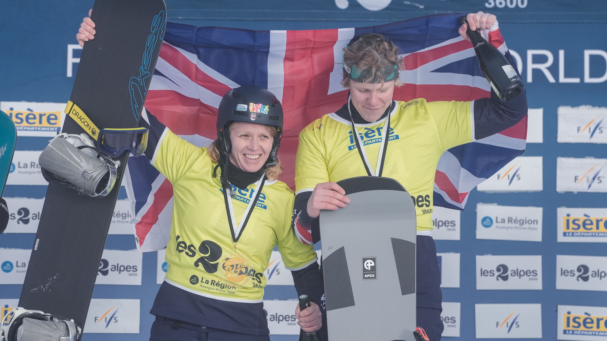 FIS Snowboard Cross World Cup: Charlotte Bankes and Huw Nightingale ...