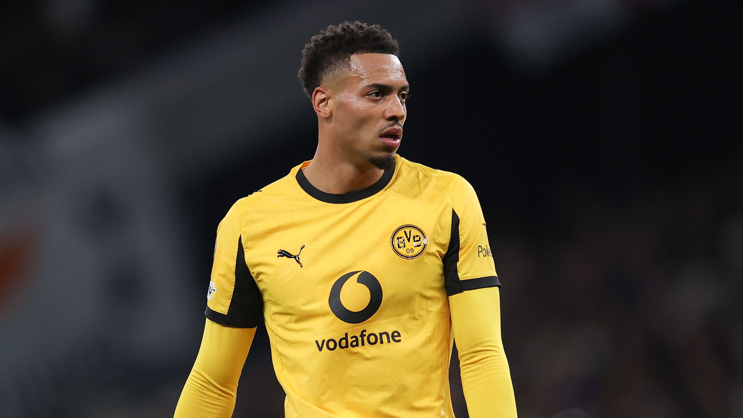Manchester United and Chelsea battle for ex-Manchester City midfielder ...