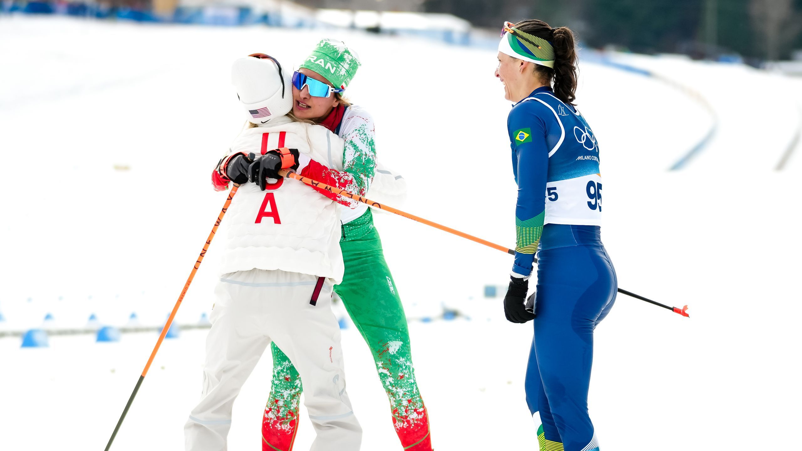 Heartwarming scenes as Frida Karlsson, Ebba Andersson, Jessie Diggins ...