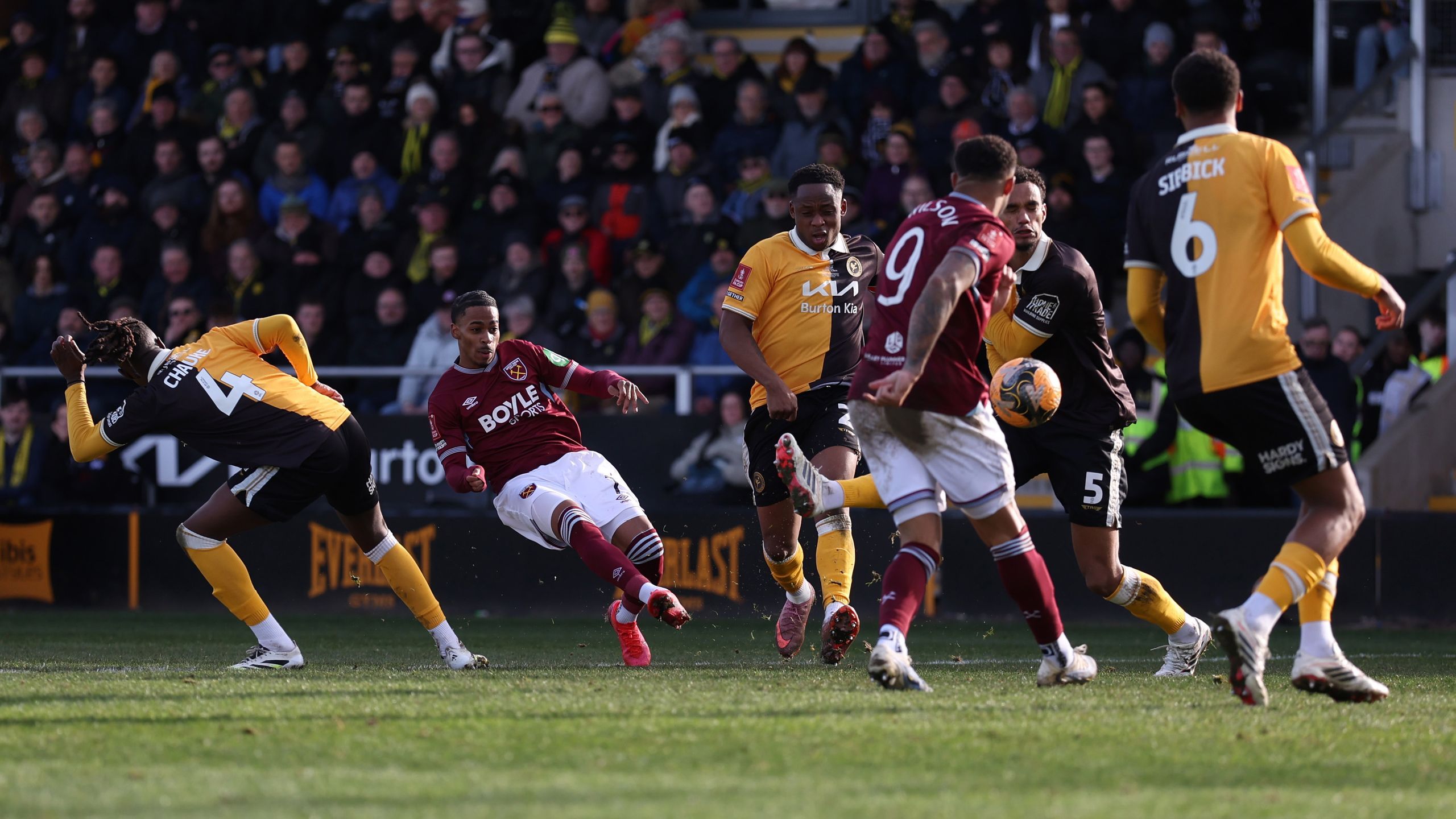 Solo Crysencio Summerville stunner finally breaks Burton's resistance ...
