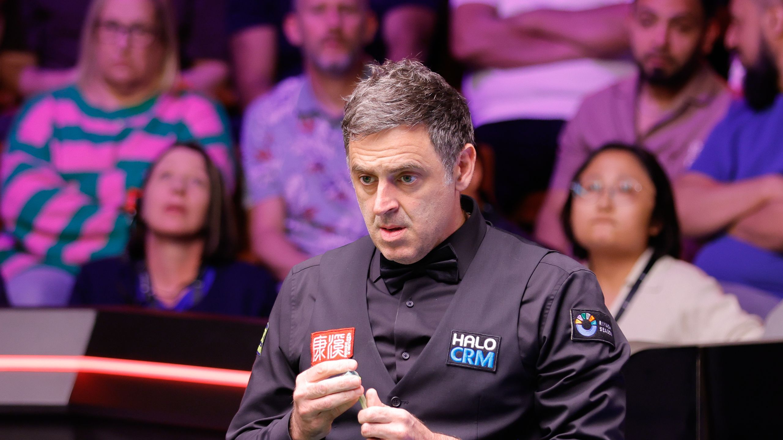 Ronnie O'Sullivan beats Joe Perry with five-century blitz to secure ...