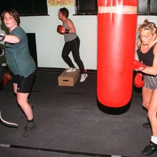 Medics slam boxing - TNT Sports