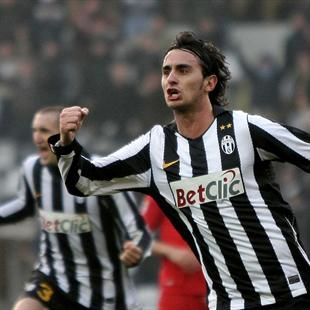 Aquilani gives Juve win - TNT Sports