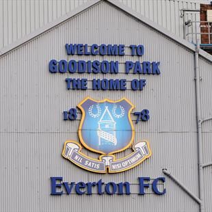 Matty Foulds completes move from Bury to Everton - TNT Sports