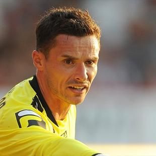 Crawley add keeper Darryl Flahavan to their ranks - TNT Sports