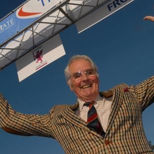 Tributes flood in for David Duffield - TNT Sports