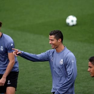 Cristiano Ronaldo and Gareth Bale back in training to boost record ...