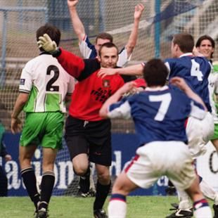 Oscarine Masuluke joins list of goalscoring goalkeepers - TNT Sports