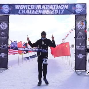 The World Marathon Challenge: 30 athletes run 7 marathons on 7 ...
