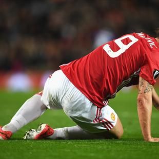 Man United's Ibrahimovic, Rojo suffer knee ligament injuries - TNT Sports