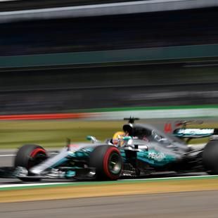 Lewis Hamilton fastest in rain-hit final free practice - TNT Sports
