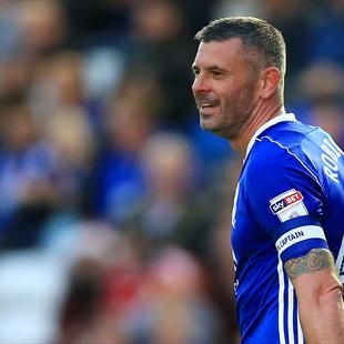 Veteran defender Paul Robinson to hang up boots - TNT Sports