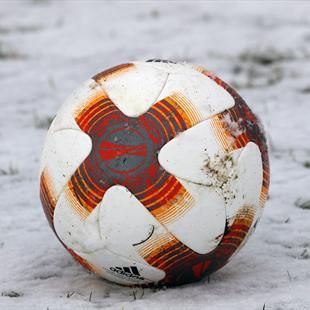 Football League programme falls foul of freezing conditions - TNT Sports