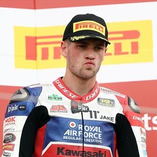 Jake Dixon takes pole ahead of Leon Haslam as Showdown hots up - TNT Sports