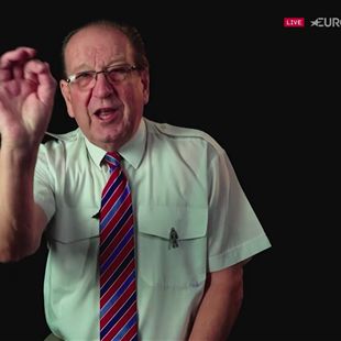 The ultimate match that put darts back on the map - Darts video - TNT ...