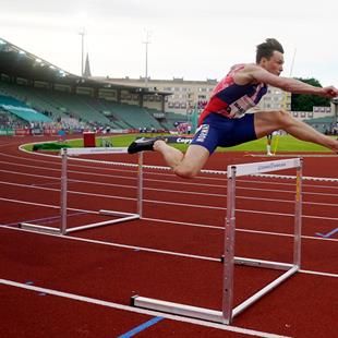 Karston Warholm sets 300m hurdles world record in front of cardboard ...