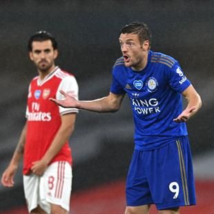 Jamie Vardy and a risky roundhouse kick - The Warm-Up - TNT Sports