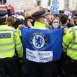 Chelsea fans protest against Super League, berate Petr Cech, ahead of ...