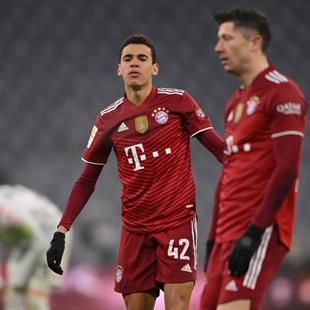 Jamal Musiala suffers wrist fracture to deepen Bayern Munich's midfield ...