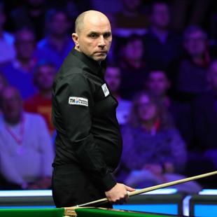 Welsh Open 2022 - Joe Perry's revival continues with win over Jack ...