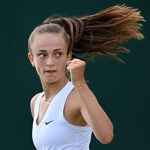 Isabelle Lacy and Luca Pow win prestigious LTA Junior National ...
