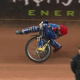 Speedway GP: World champion Bartosz Zmarzlik crashes, brings down Leon ...