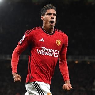 Manchester United 1-0 Wolves: Second half Raphael Varane header helps ...